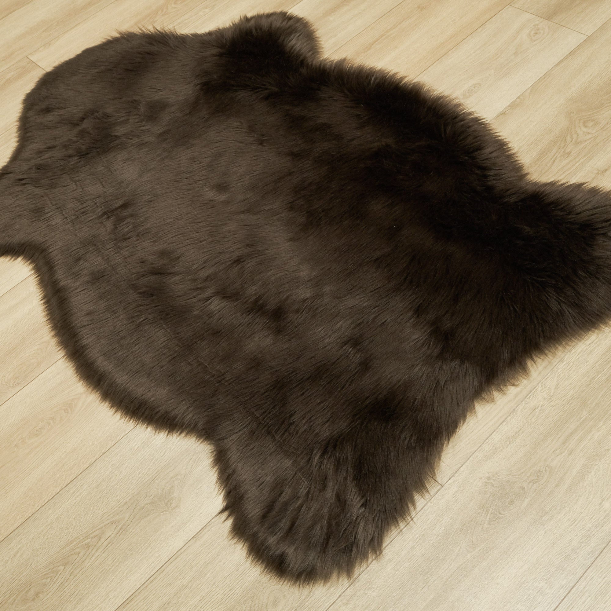 Plain Patterned Machine Woven Rug