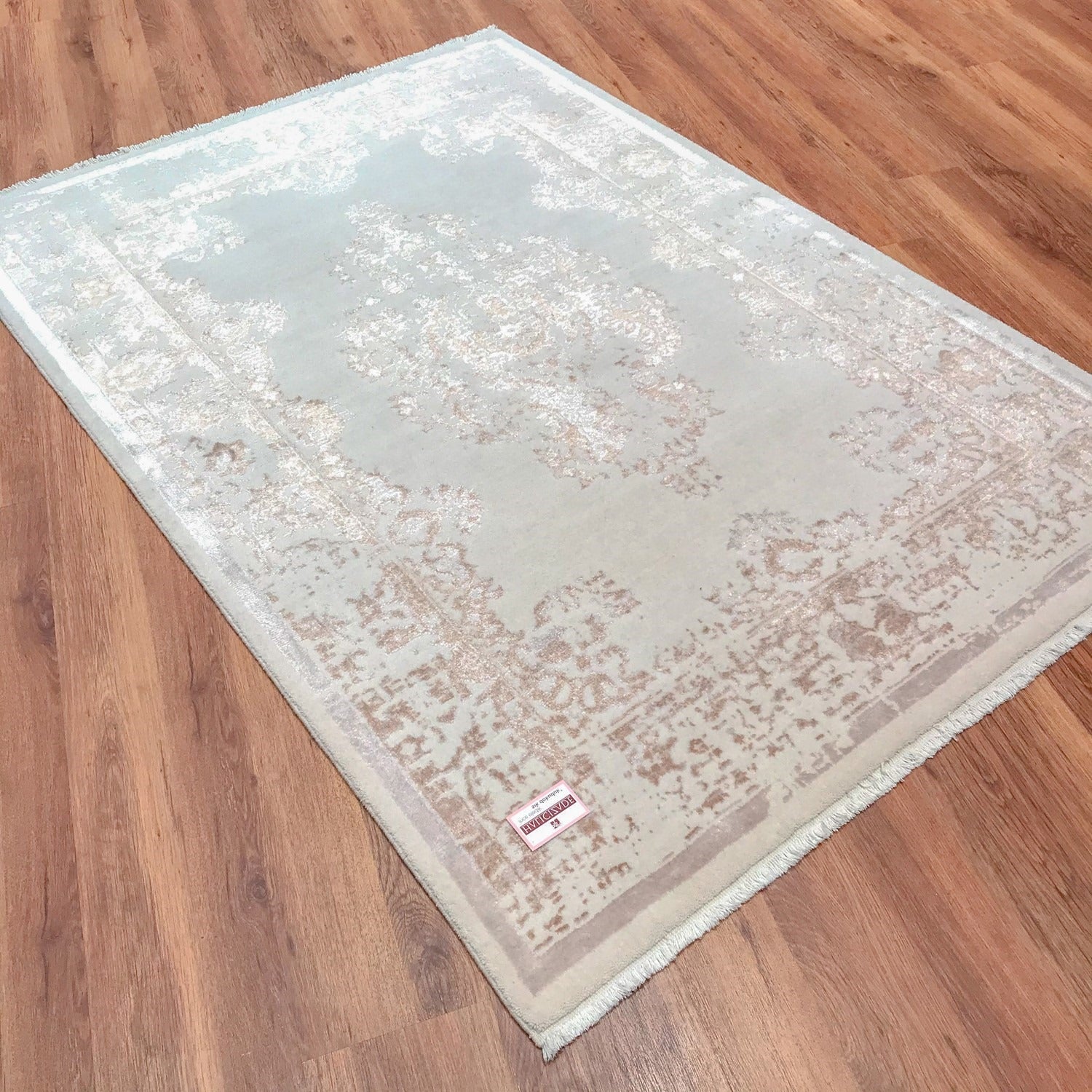 Heritage Series Vintage Design Machine Woven Carpet